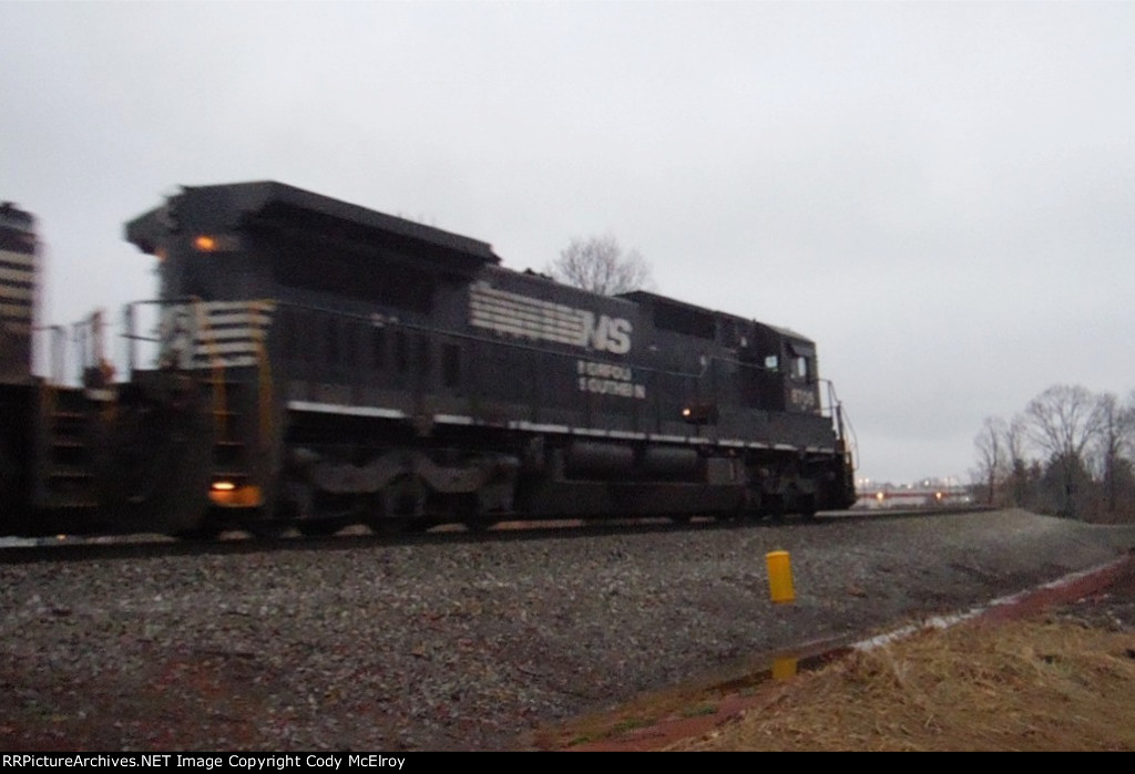 Dash-8 Leading Intermodal